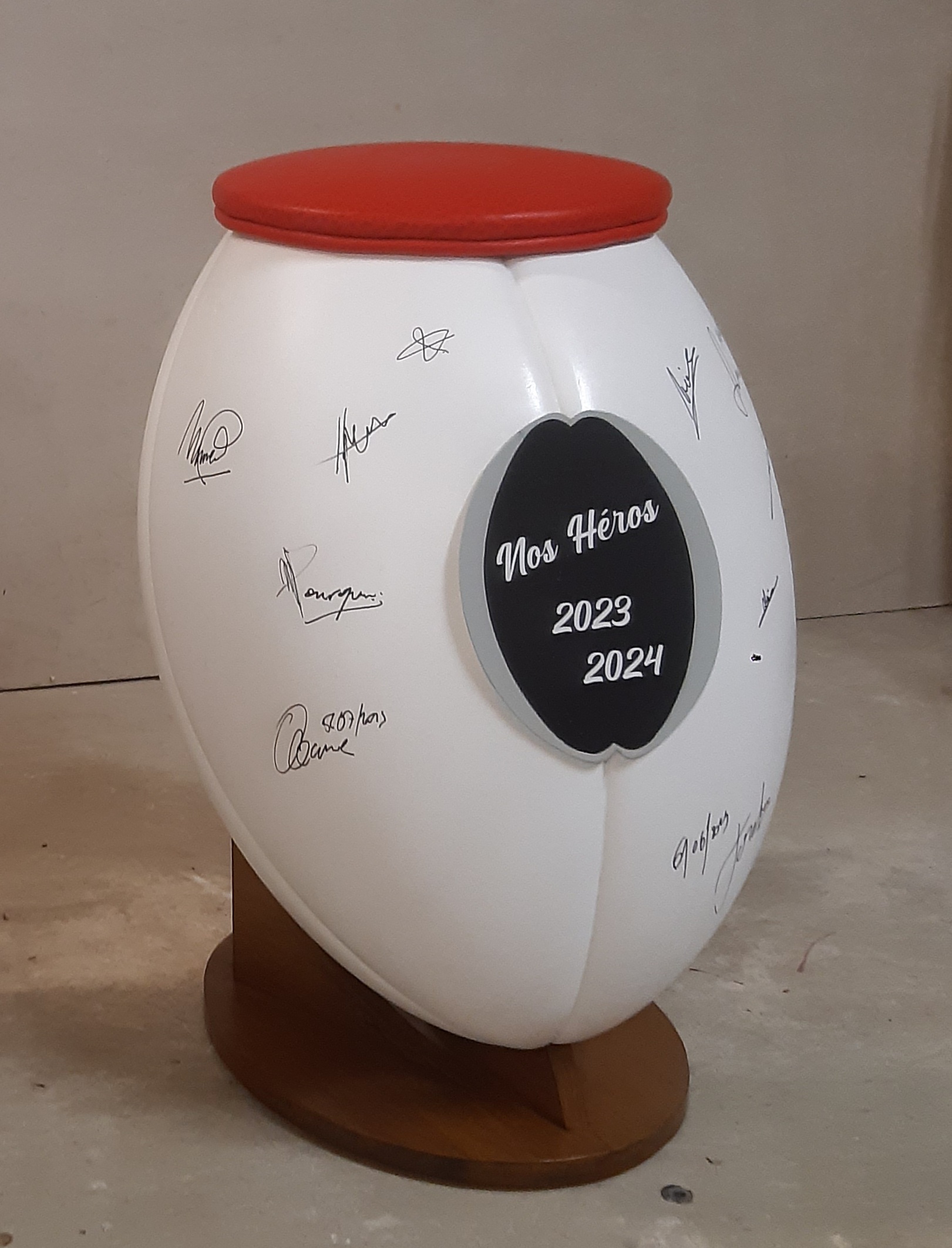 Dédicace - Rugby Chair